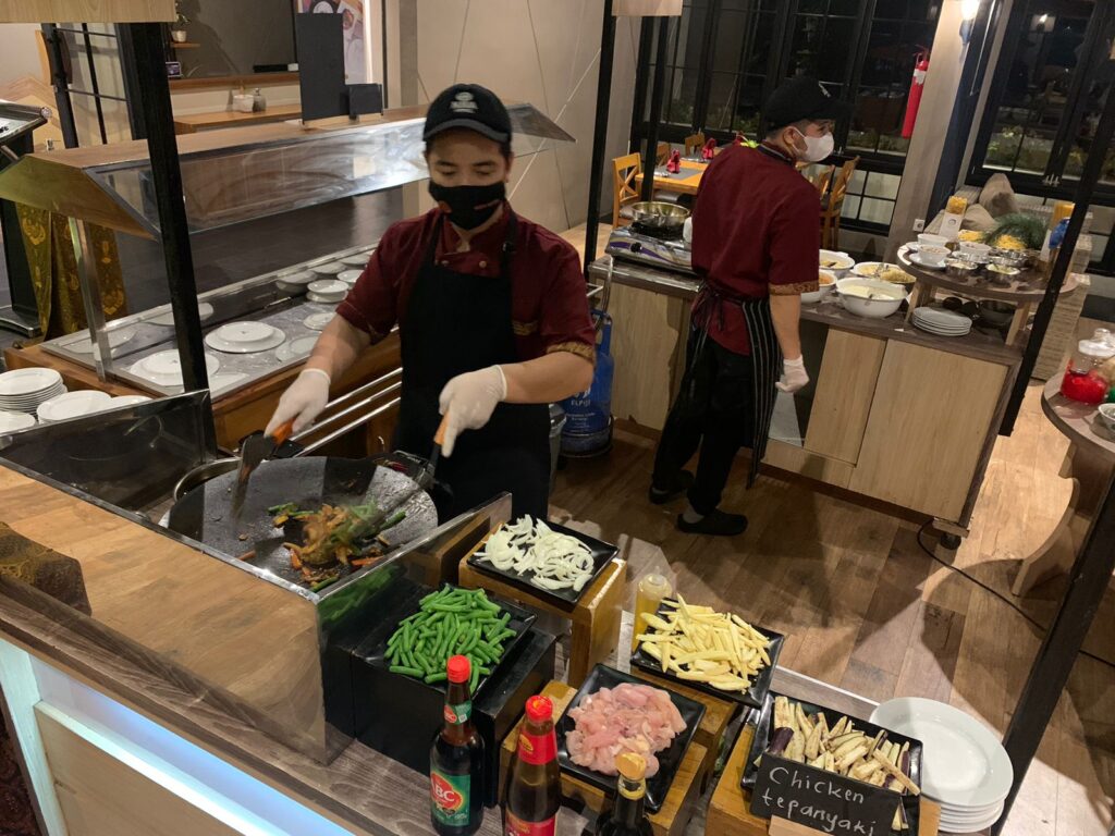 Live Cooking - NAVA HOTEL TAWANGMANGU